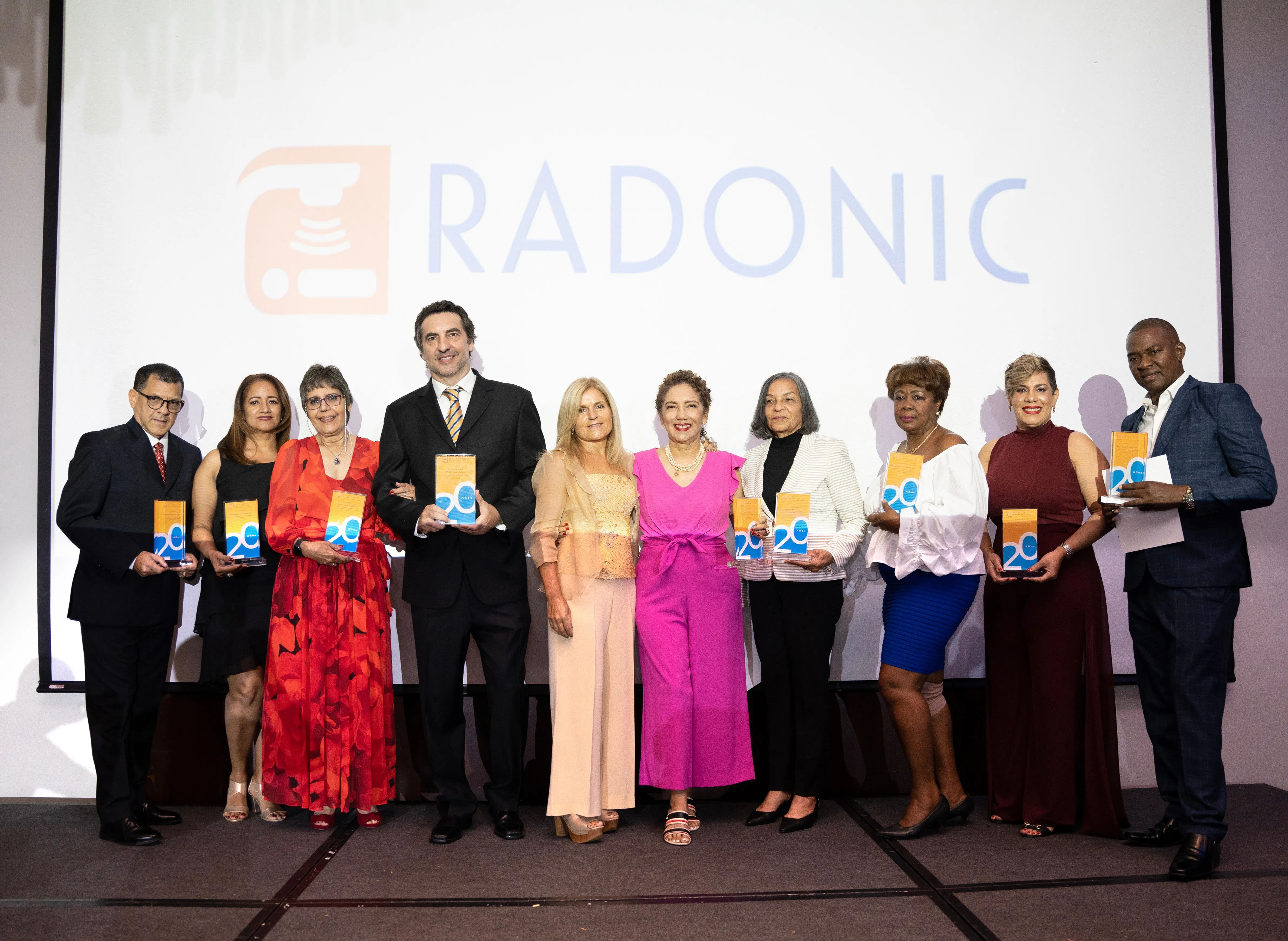 Centro de radioterapia Radonic celebra 20 aniversario | Acento