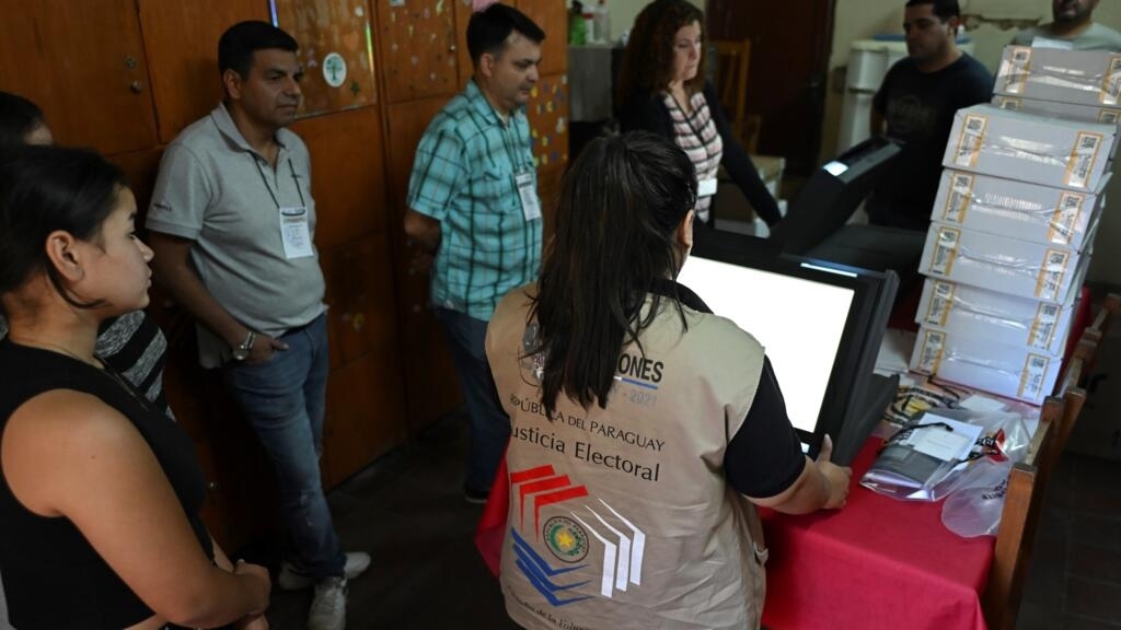 Paraguay: ya están abiertos los centros de votación para elegir el ...