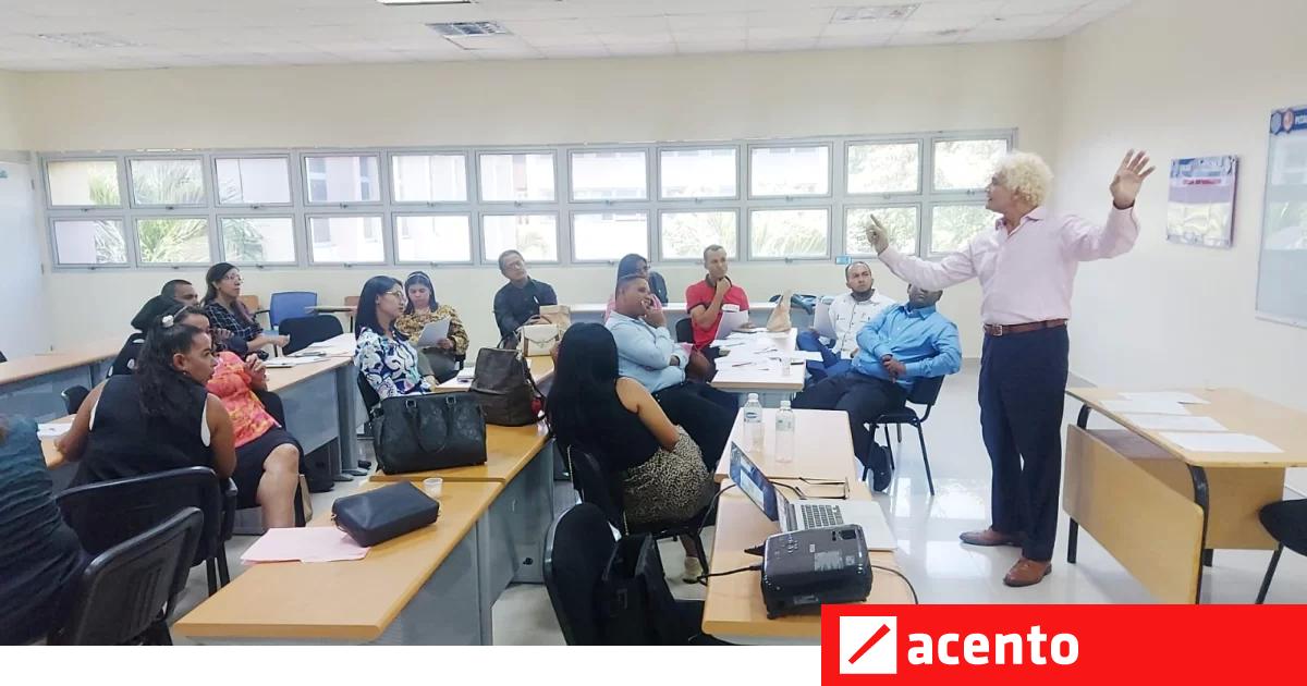 Héctor Geager dicta conferencia "Conozca y ame su disciplina" | Acento