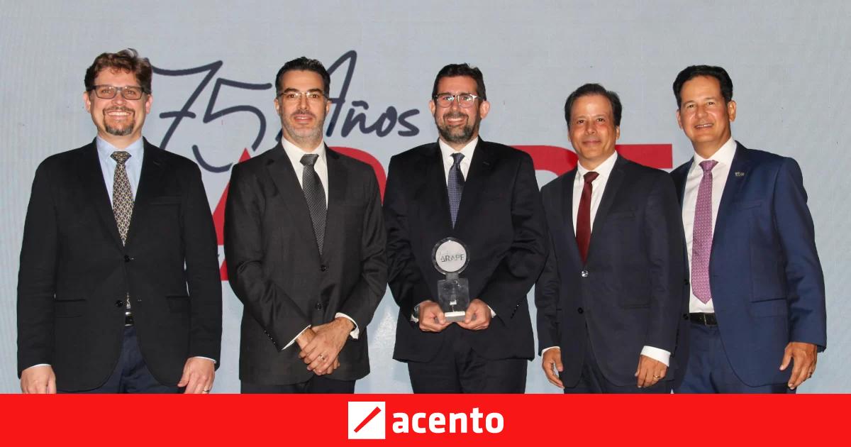 Font Gamundi recibe reconocimiento de ARPF como miembro fundador. | Acento