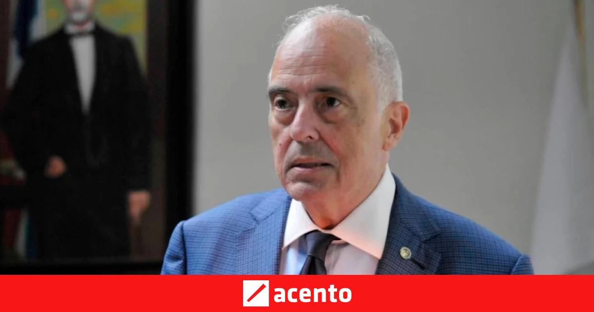 El gesto de Bernardo Vega | Acento