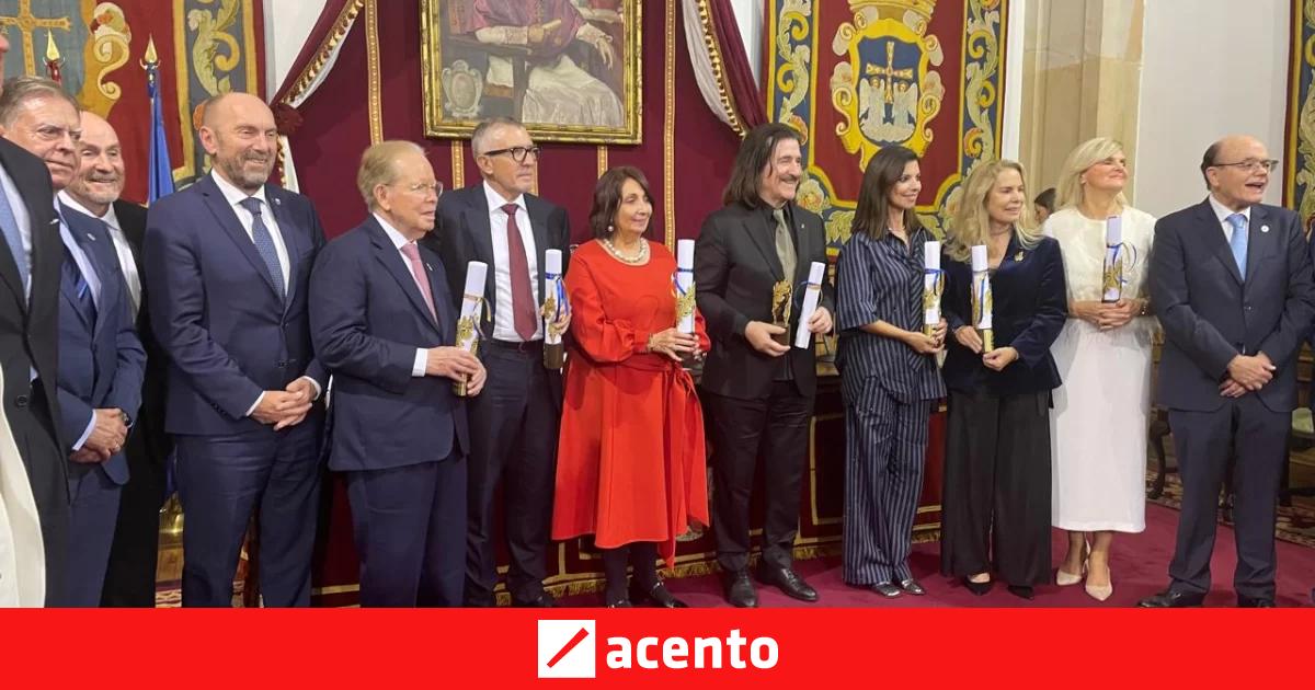 Pepín Corripio es reconocido en los premios Asicom-Universidad de ...
