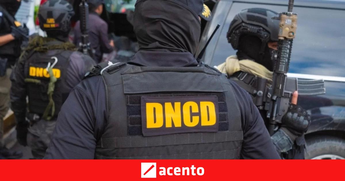 DNCD apresa dos personas e interviene centro venta de drogas en Villa ...